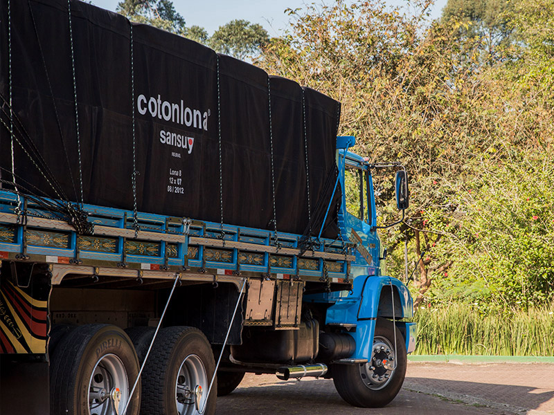 Vinilona: lona de caminhão e sistema para enlonamento de caminhão